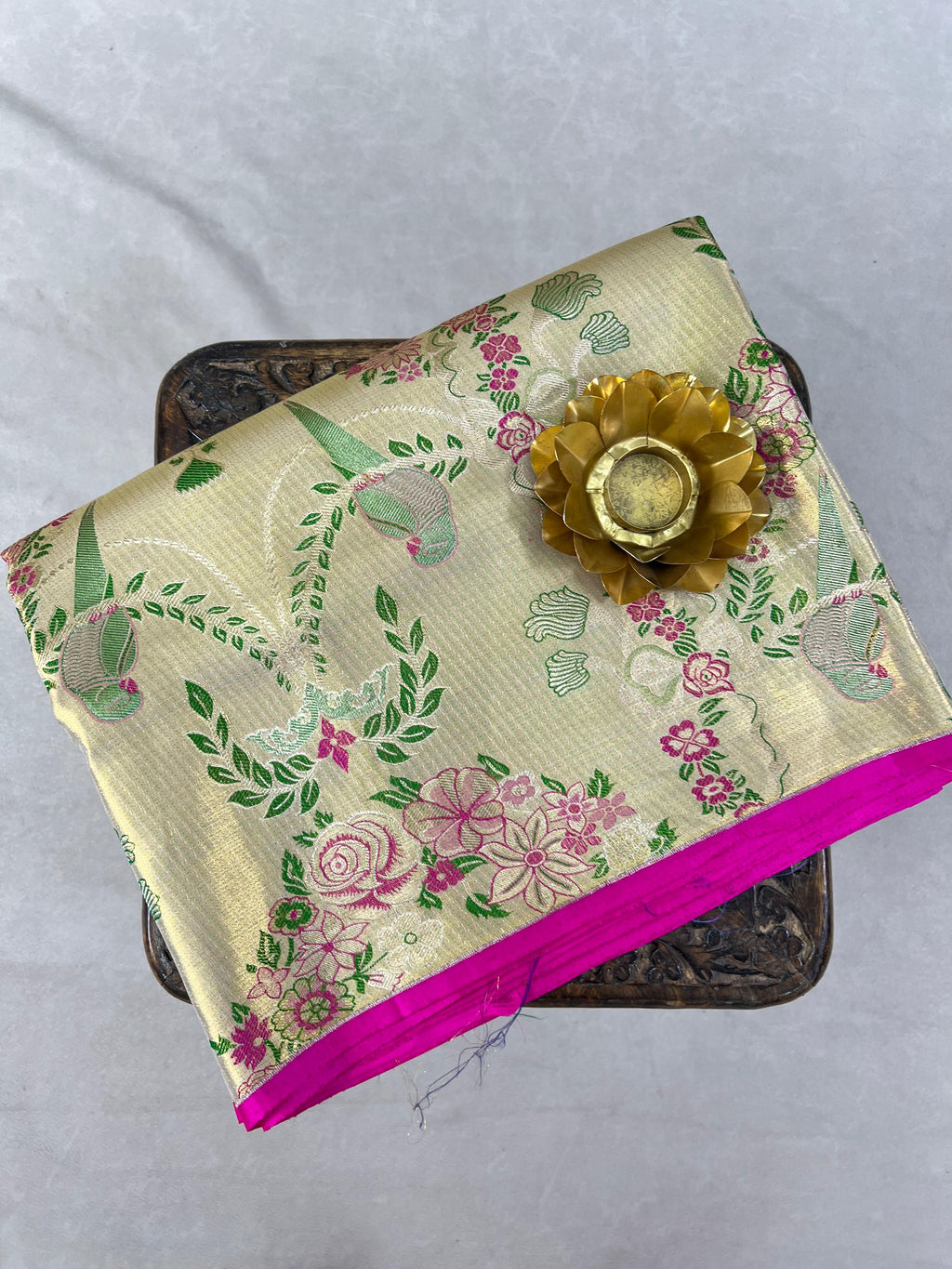 KANCHIPURAM PURE SILK TISSUE BORDERLESS SAREE – Gadwal Weavers Society